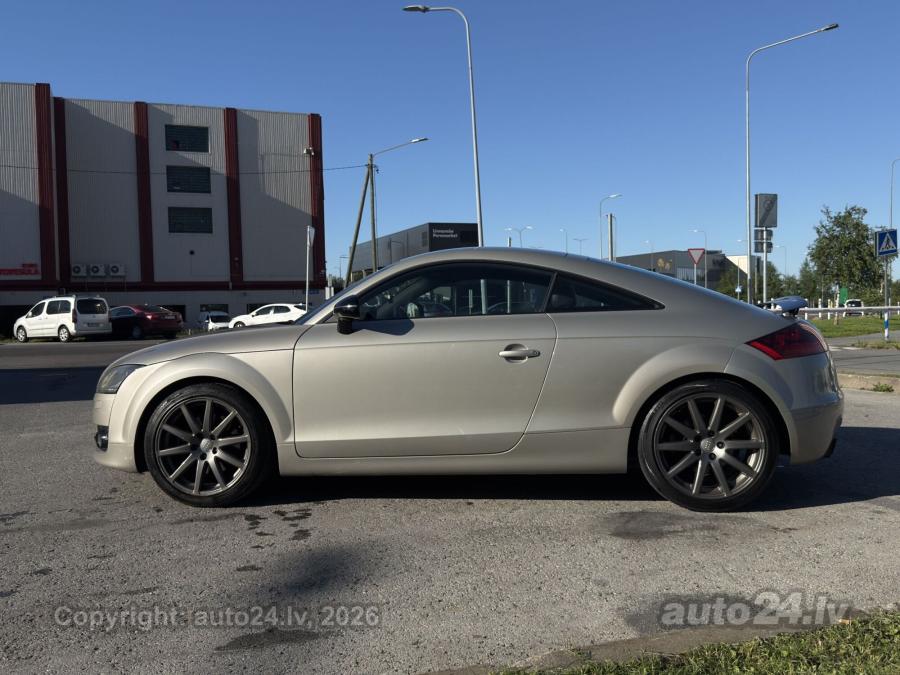Pelēks Audi TT 2007 Tallina, ar dzinēja tilpumu 2.00 L un nobraukumu 150 tūkst. km par 9490 €, foto 4 vietnē AUTOMOTO.COM.LV
