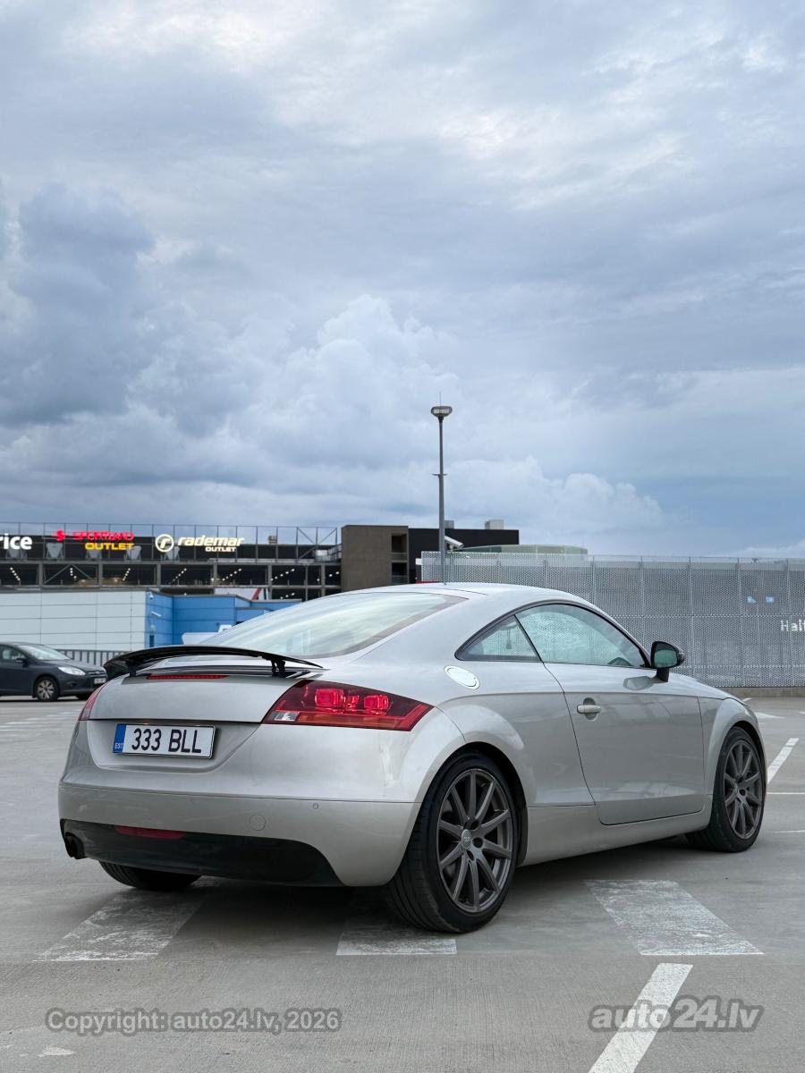 Pelēks Audi TT 2007 Tallina, ar dzinēja tilpumu 2.00 L un nobraukumu 150 tūkst. km par 9490 €, foto 7 vietnē AUTOMOTO.COM.LV