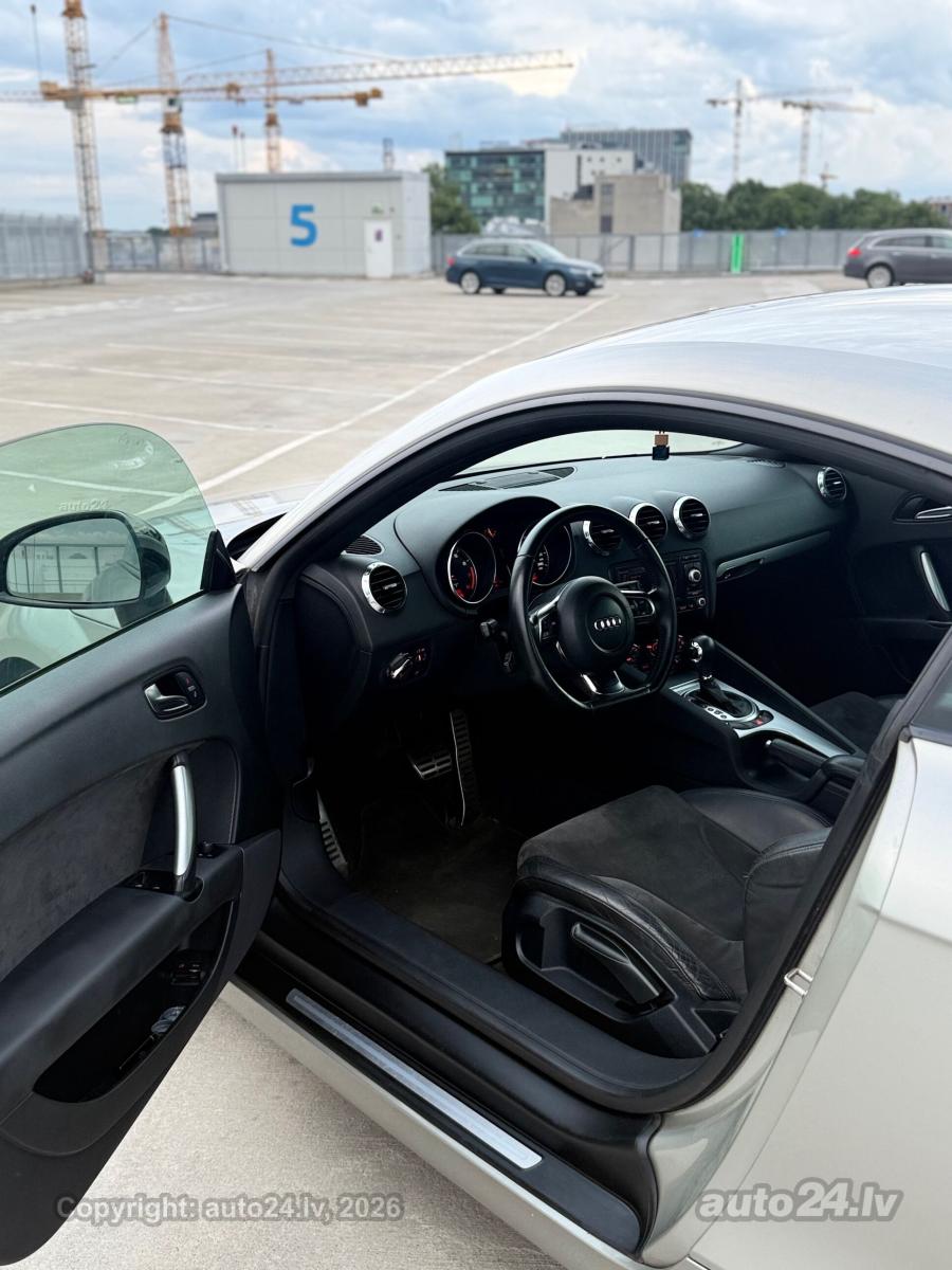 Pelēks Audi TT 2007 Tallina, ar dzinēja tilpumu 2.00 L un nobraukumu 150 tūkst. km par 9490 €, foto 10 vietnē AUTOMOTO.COM.LV