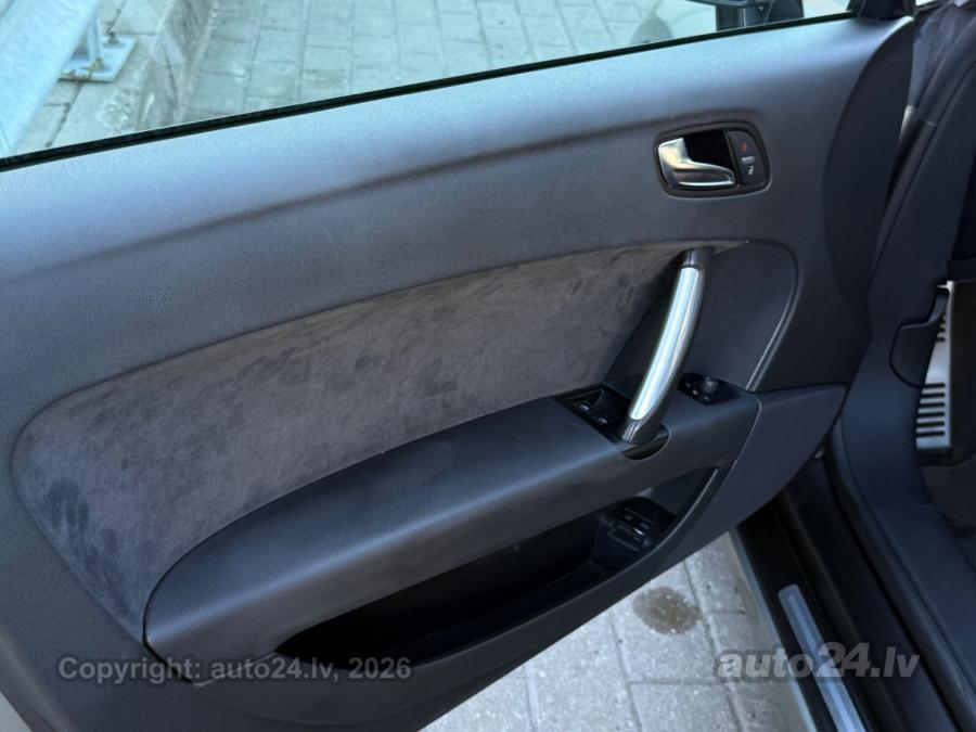Pelēks Audi TT 2007 Tallina, ar dzinēja tilpumu 2.00 L un nobraukumu 150 tūkst. km par 9490 €, foto 11 vietnē AUTOMOTO.COM.LV