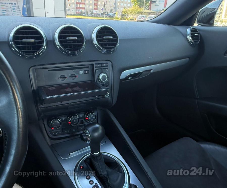 Pelēks Audi TT 2007 Tallina, ar dzinēja tilpumu 2.00 L un nobraukumu 150 tūkst. km par 9490 €, foto 19 vietnē AUTOMOTO.COM.LV