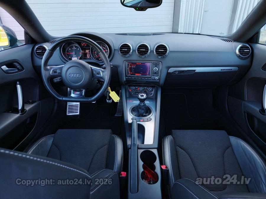 Pelēks Audi TT 2008 Elva, ar dzinēja tilpumu 2.00 L un nobraukumu 278 tūkst. km par 8000 €, foto 8 vietnē AUTOMOTO.COM.LV