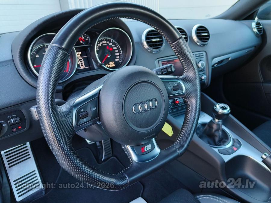 Pelēks Audi TT 2008 Elva, ar dzinēja tilpumu 2.00 L un nobraukumu 278 tūkst. km par 8000 €, foto 15 vietnē AUTOMOTO.COM.LV
