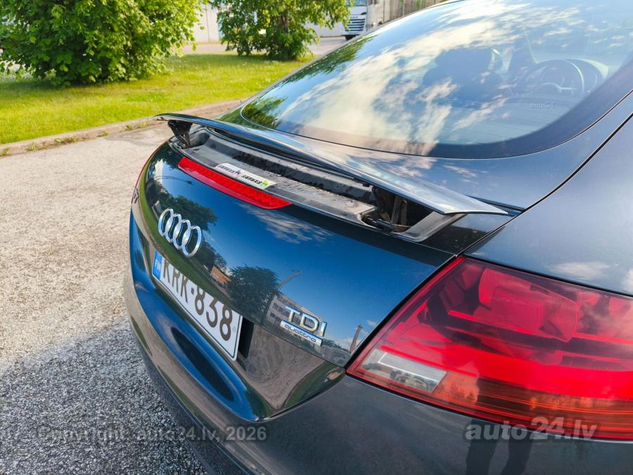Pelēks Audi TT 2008 Elva, ar dzinēja tilpumu 2.00 L un nobraukumu 278 tūkst. km par 8000 €, foto 24 vietnē AUTOMOTO.COM.LV