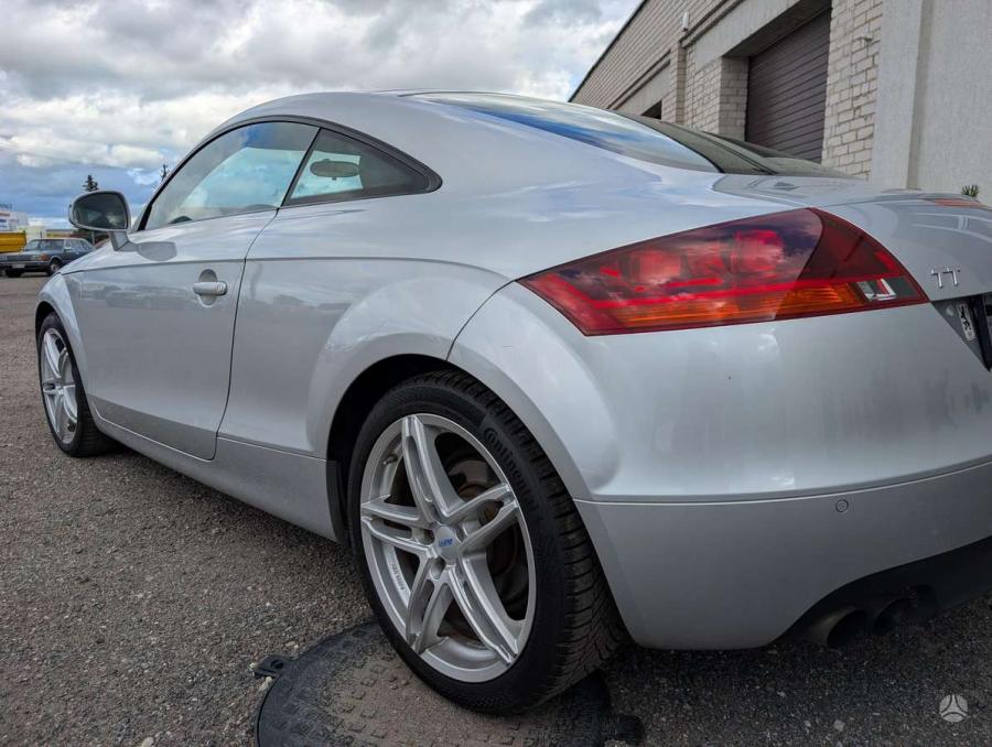 Grey Audi TT 2008 in Marijampole, with an engine capacity of 1.80 L and mileage of 222 thousand km for 5500 €, photo 17 on AUTOMOTO.COM.LV