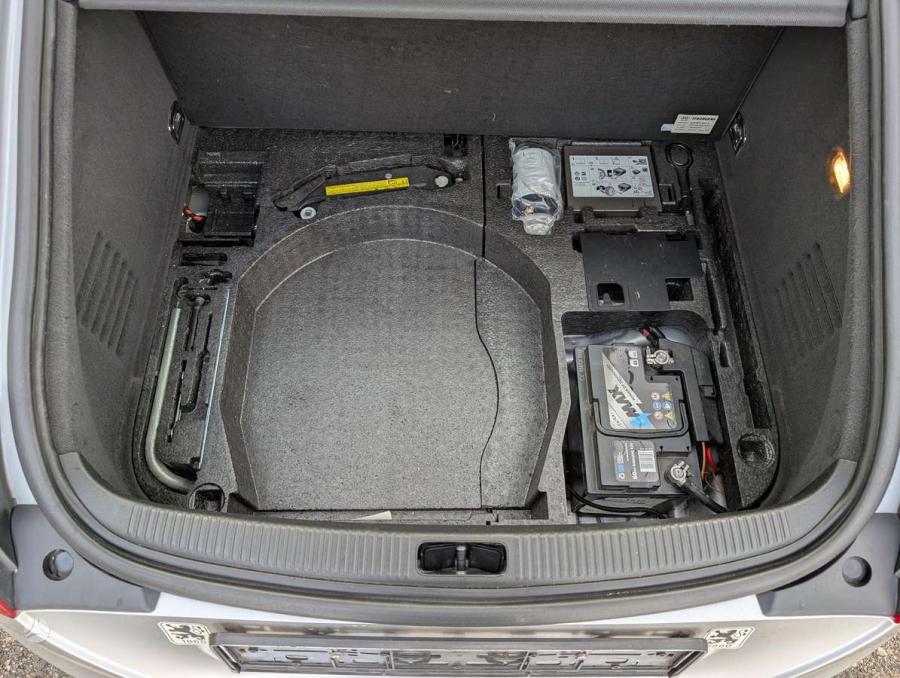 Grey Audi TT 2008 in Marijampole, with an engine capacity of 1.80 L and mileage of 222 thousand km for 5500 €, photo 34 on AUTOMOTO.COM.LV