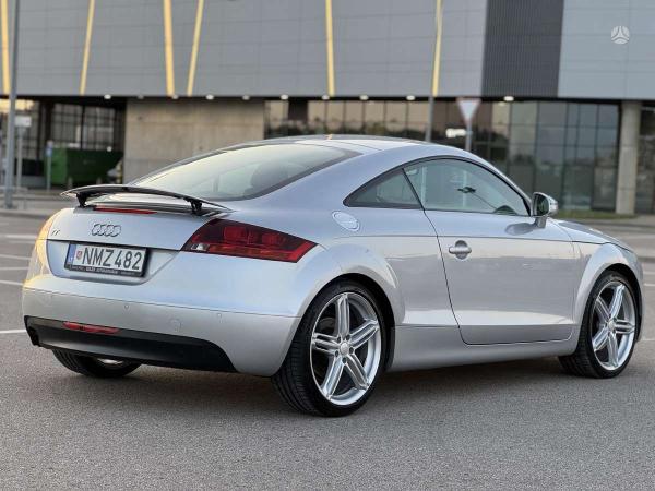 Pelēks Audi TT 2009 Viļņa, ar dzinēja tilpumu 1.80 L un nobraukumu 270 tūkst. km par 6400 €, foto 7 vietnē AUTOMOTO.COM.LV