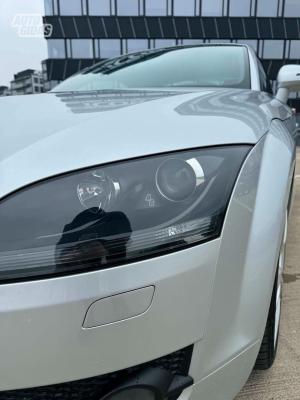 Pelēks Audi TT 2009 Viļņa, ar dzinēja tilpumu 2.00 L un nobraukumu 126 tūkst. km par 9000 €, foto 4 vietnē AUTOMOTO.COM.LV
