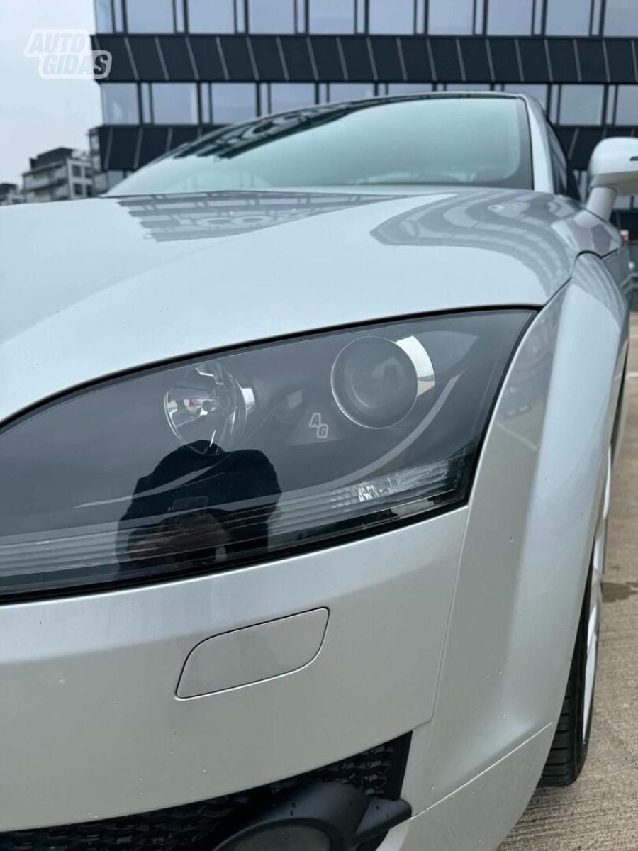 Pelēks Audi TT 2009 Viļņa, ar dzinēja tilpumu 2.00 L un nobraukumu 126 tūkst. km par 9000 €, foto 4 vietnē AUTOMOTO.COM.LV