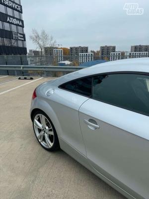 Pelēks Audi TT 2009 Viļņa, ar dzinēja tilpumu 2.00 L un nobraukumu 126 tūkst. km par 9000 €, foto 5 vietnē AUTOMOTO.COM.LV