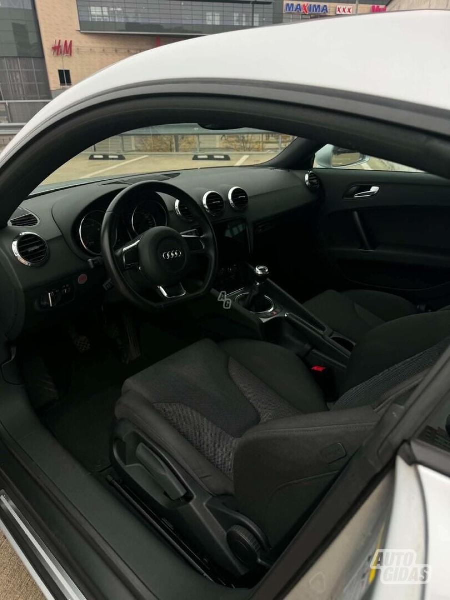 Pelēks Audi TT 2009 Viļņa, ar dzinēja tilpumu 2.00 L un nobraukumu 126 tūkst. km par 9000 €, foto 6 vietnē AUTOMOTO.COM.LV