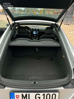 Pelēks Audi TT 2009 Viļņa, ar dzinēja tilpumu 2.00 L un nobraukumu 126 tūkst. km par 9000 €, foto 12 vietnē AUTOMOTO.COM.LV