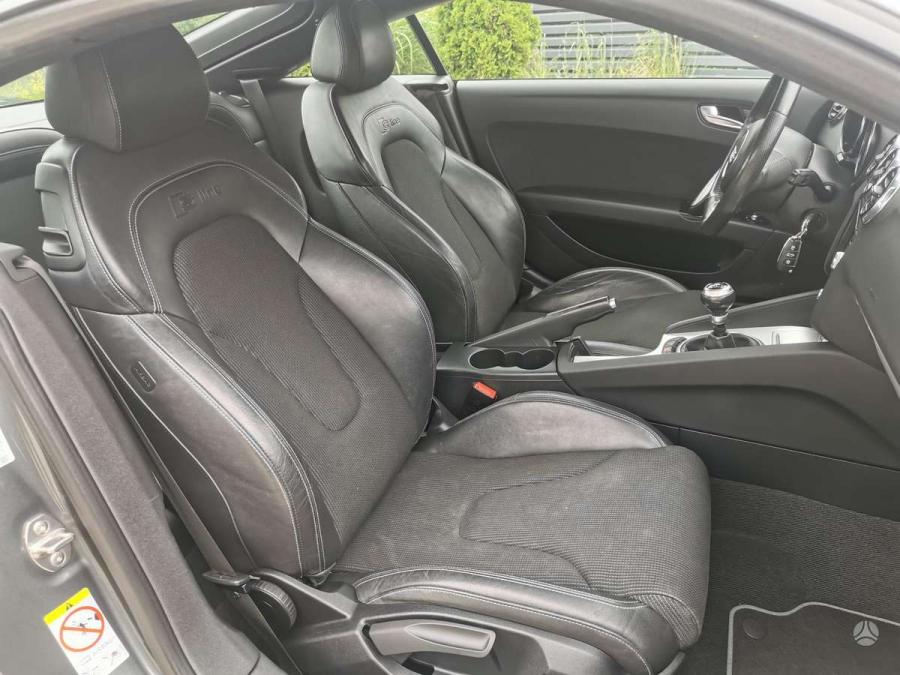 Grey Audi TT 2013 in Kaunas, with an engine capacity of 2.00 L and mileage of 281 thousand km for 8999 €, photo 17 on AUTOMOTO.COM.LV