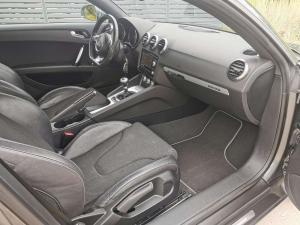 Grey Audi TT 2013 in Kaunas, with an engine capacity of 2.00 L and mileage of 281 thousand km for 8999 €, photo 18 on AUTOMOTO.COM.LV
