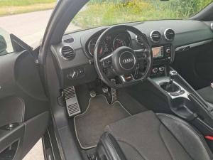 Grey Audi TT 2013 in Kaunas, with an engine capacity of 2.00 L and mileage of 281 thousand km for 8999 €, photo 26 on AUTOMOTO.COM.LV