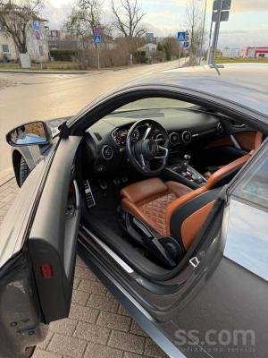 Pelēks Audi TT 2015 Rīga, ar dzinēja tilpumu 2.00 L un nobraukumu 92 tūkst. km par 18600 €, foto 5 vietnē AUTOMOTO.COM.LV