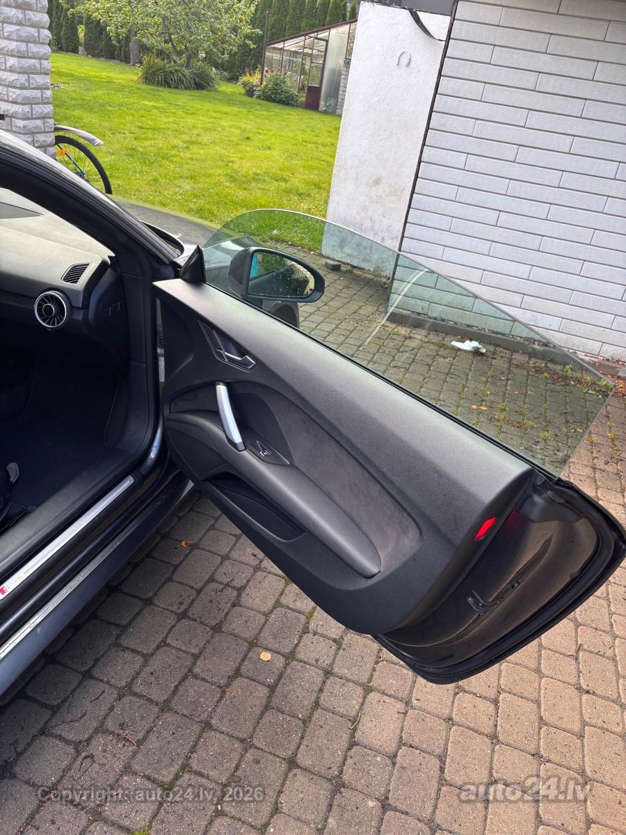 Grey Audi TT 2016 in Tallinn, with an engine capacity of 2.00 L and mileage of 123 thousand km for 22500 €, photo 13 on AUTOMOTO.COM.LV