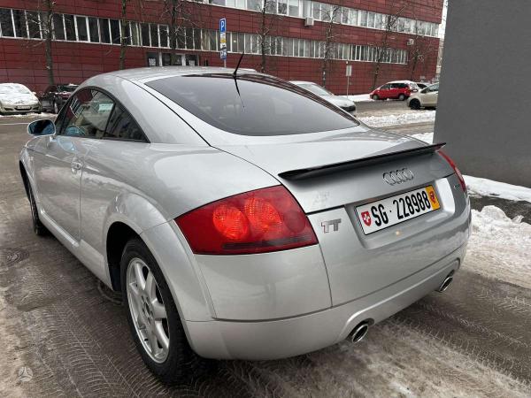 Pelēks Audi TT 1999 Viļņa, ar dzinēja tilpumu 1.80 L un nobraukumu 160 tūkst. km par 5650 €, foto 6 vietnē AUTOMOTO.COM.LV
