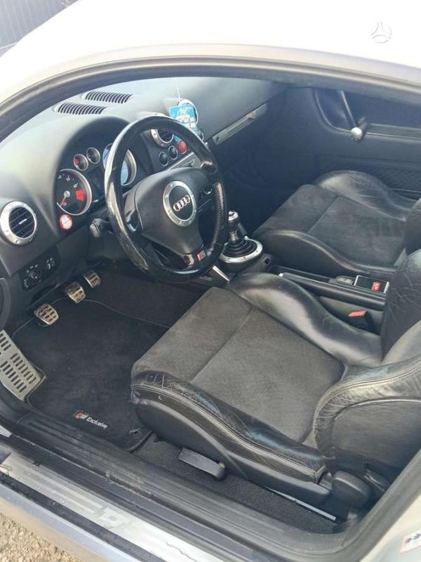 Grey Audi TT 1998 in Kaunas, with an engine capacity of 1.80 L and mileage of 205 thousand km for 3200 €, photo 8 on AUTOMOTO.COM.LV