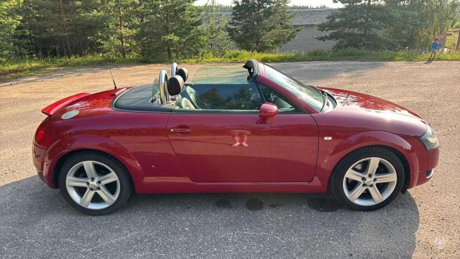Sarkans Audi TT 2002 Ignalina, ar dzinēja tilpumu 1.78 L un nobraukumu 217 tūkst. km par 4500 €, foto 4 vietnē AUTOMOTO.COM.LV