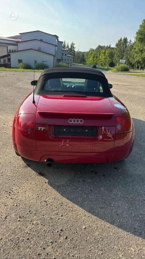 Sarkans Audi TT 2002 Ignalina, ar dzinēja tilpumu 1.78 L un nobraukumu 217 tūkst. km par 4500 €, foto 7 vietnē AUTOMOTO.COM.LV