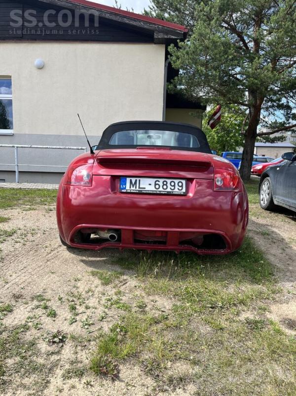 Red Audi TT 2005 in Preili, with an engine capacity of 1.80 L and mileage of 185 thousand km for 3200 €, photo 3 on AUTOMOTO.COM.LV