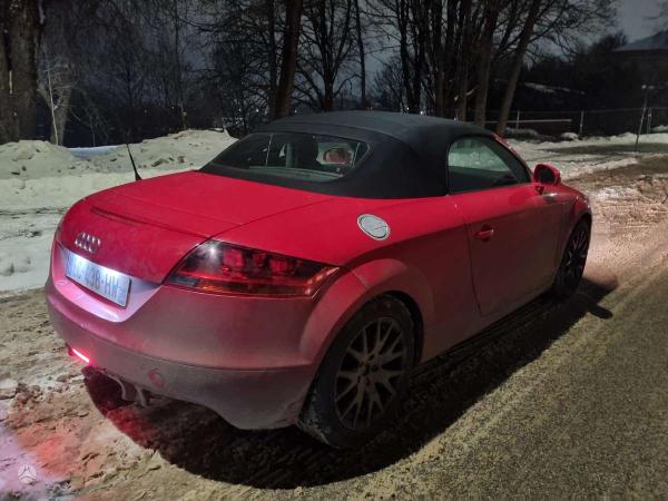 Red Audi TT 2007 in Taurage, with an engine capacity of 2.00 L and mileage of 180 thousand km for 4800 €, photo 4 on AUTOMOTO.COM.LV