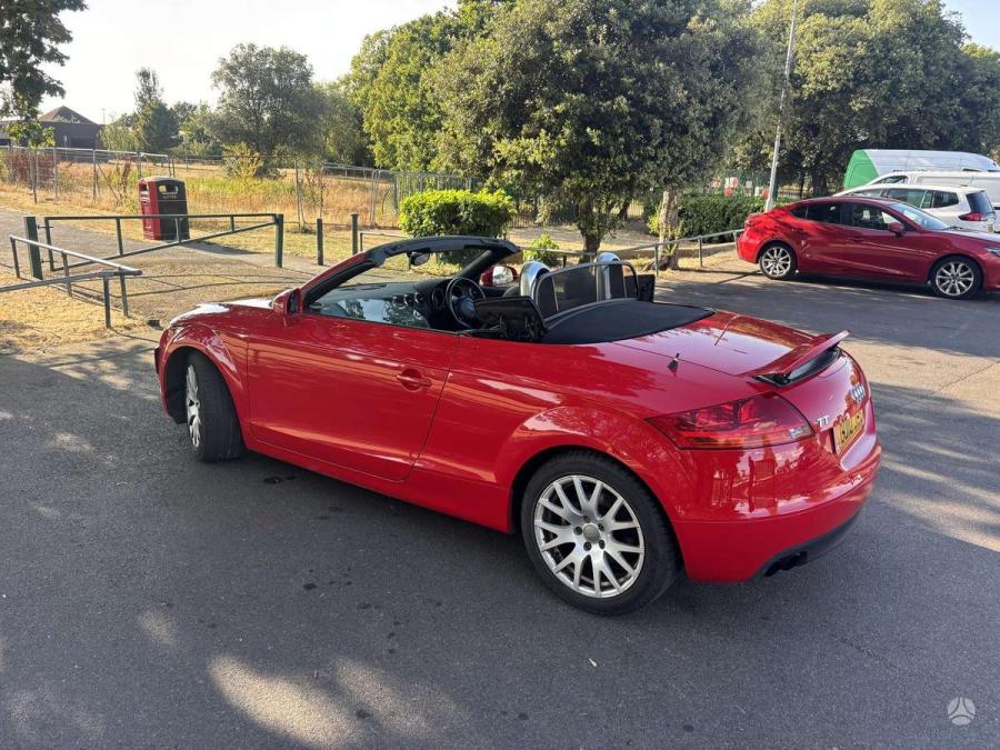 Red Audi TT 2010 in Kaunas, with an engine capacity of 1.80 L and mileage of 101 thousand km for 2950 €, photo 3 on AUTOMOTO.COM.LV