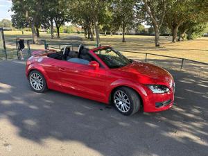 Red Audi TT 2010 in Kaunas, with an engine capacity of 1.80 L and mileage of 101 thousand km for 2950 €, photo 5 on AUTOMOTO.COM.LV