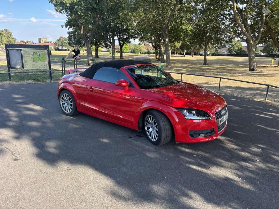 Red Audi TT 2010 in Kaunas, with an engine capacity of 1.80 L and mileage of 101 thousand km for 2950 €, photo 10 on AUTOMOTO.COM.LV