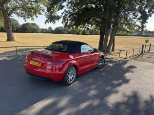 Red Audi TT 2010 in Kaunas, with an engine capacity of 1.80 L and mileage of 101 thousand km for 2950 €, photo 11 on AUTOMOTO.COM.LV