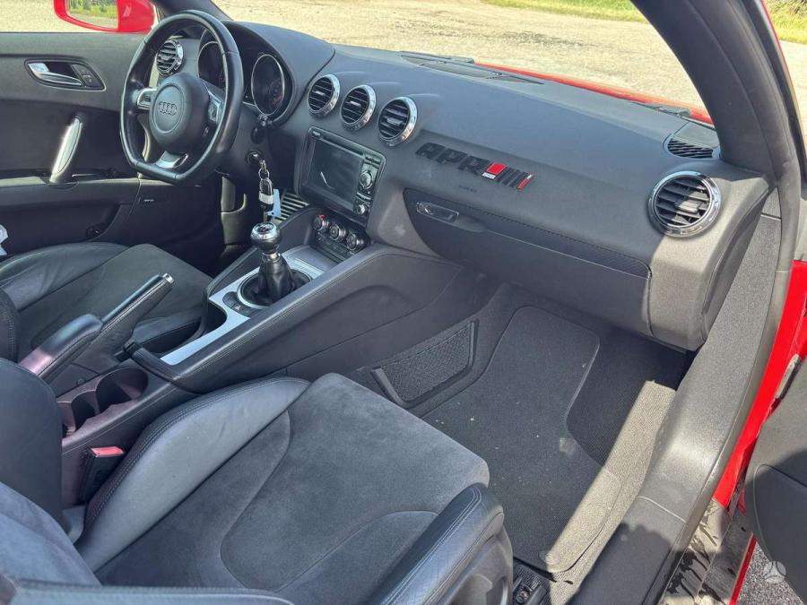 Sarkans Audi TT 2006 Tauragė, ar dzinēja tilpumu 2.00 L un nobraukumu 240 tūkst. km par 5700 €, foto 12 vietnē AUTOMOTO.COM.LV
