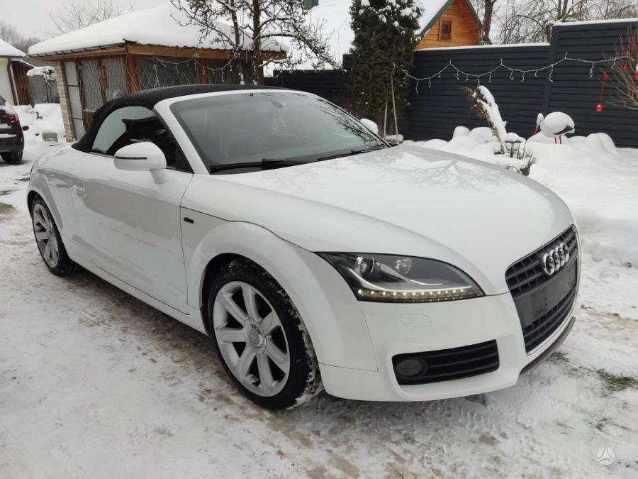 White Audi TT 2009 in Ukmerge, with an engine capacity of 1.98 L and mileage of 200 thousand km for 8700 €, photo 3 on AUTOMOTO.COM.LV