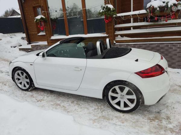 White Audi TT 2009 in Ukmerge, with an engine capacity of 1.98 L and mileage of 200 thousand km for 8200 €, photo 2 on AUTOMOTO.COM.LV