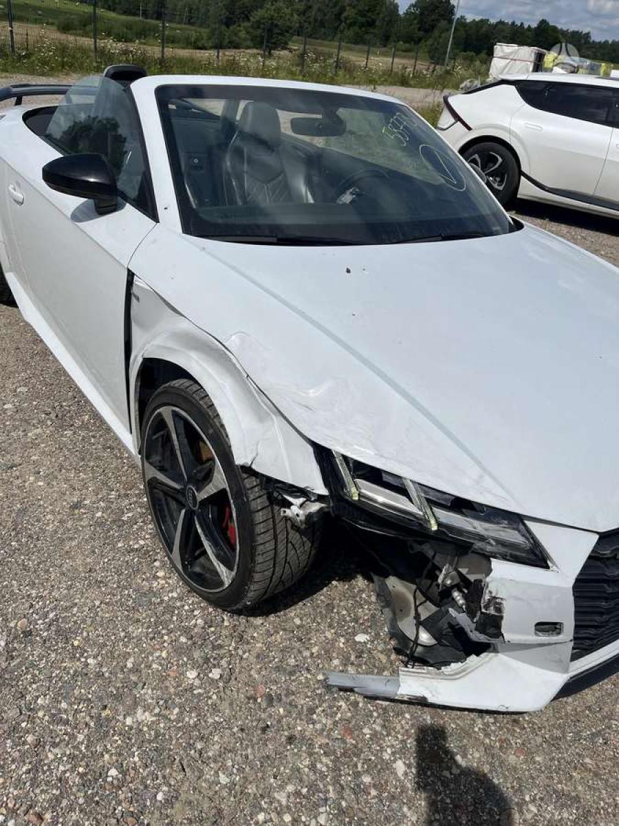 Balts Audi TT 2017 Alīta, ar dzinēja tilpumu 1.98 L un nobraukumu 105 tūkst. km par 11200 €, foto 9 vietnē AUTOMOTO.COM.LV