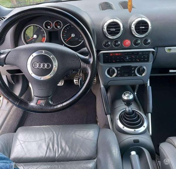 Balts Audi TT 1999 Marijampole, ar dzinēja tilpumu 1.80 L un nobraukumu 259 tūkst. km par 2490 €, foto 8 vietnē AUTOMOTO.COM.LV