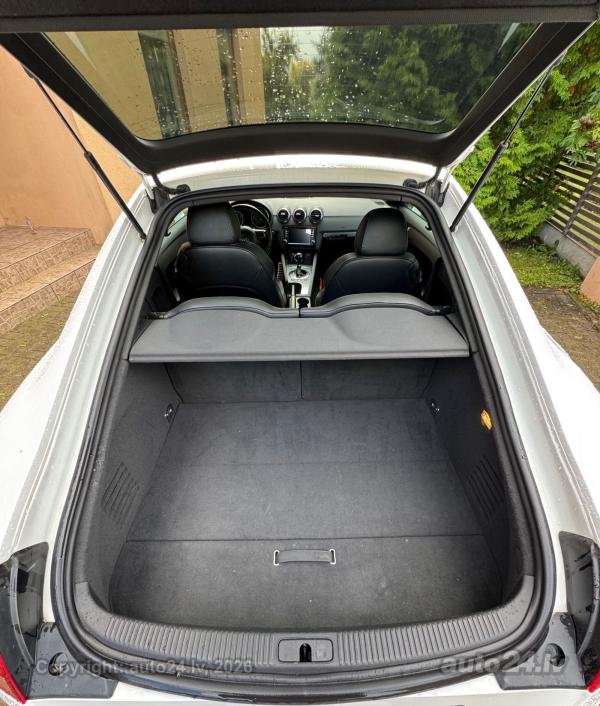 Balts Audi TT 2008 Tallina, ar dzinēja tilpumu 2.00 L un nobraukumu 245 tūkst. km par 9500 €, foto 7 vietnē AUTOMOTO.COM.LV