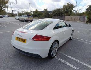 White Audi TT 2010 in Kaunas, with an engine capacity of 1.97 L and mileage of 123 thousand km for 4000 €, photo 5 on AUTOMOTO.COM.LV