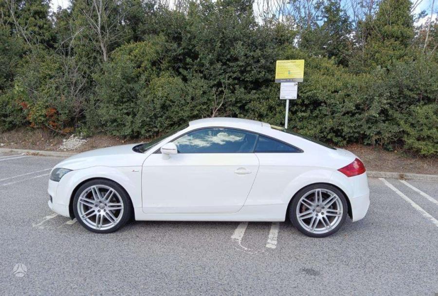 White Audi TT 2010 in Kaunas, with an engine capacity of 1.97 L and mileage of 123 thousand km for 4000 €, photo 6 on AUTOMOTO.COM.LV
