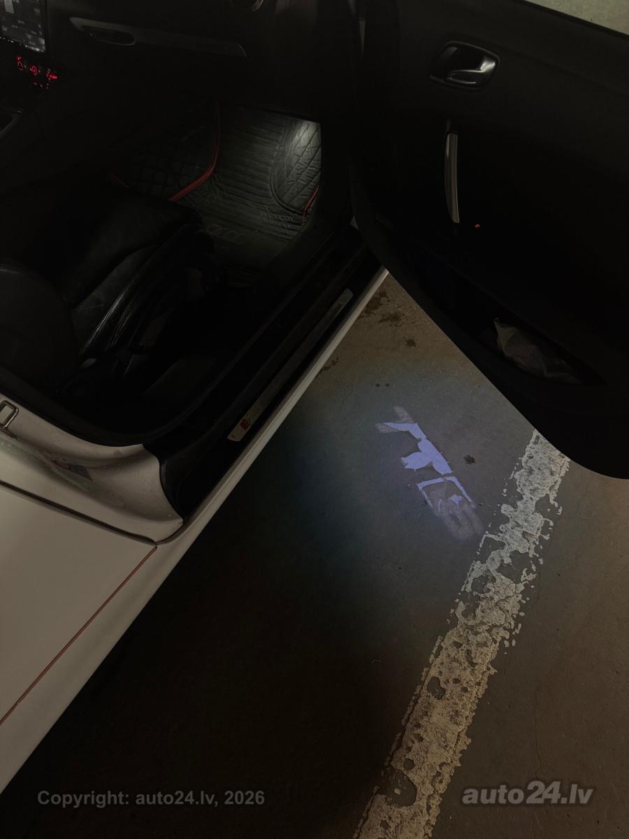 Balts Audi TT 2011 Tallina, ar dzinēja tilpumu 2.00 L un nobraukumu 286 tūkst. km par 12890 €, foto 10 vietnē AUTOMOTO.COM.LV
