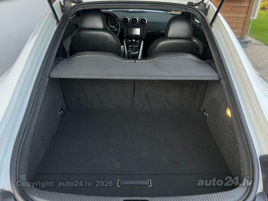 White Audi TT 2012 in Tartu, with an engine capacity of 2.00 L and mileage of 236 thousand km for 12900 €, photo 10 on AUTOMOTO.COM.LV