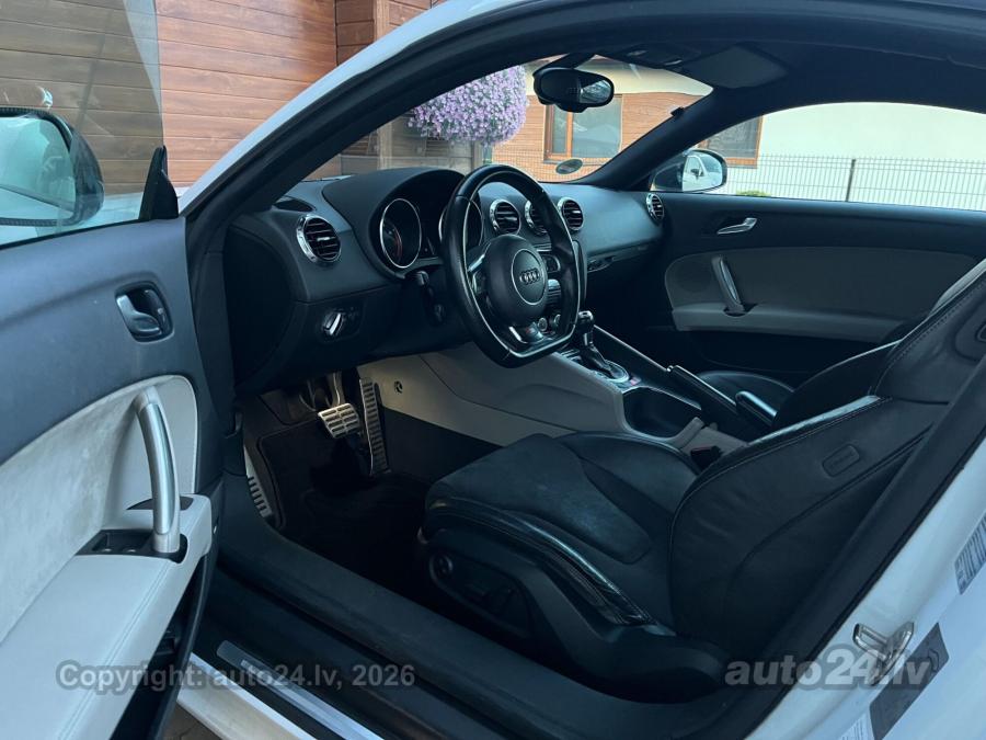 White Audi TT 2012 in Tartu, with an engine capacity of 2.00 L and mileage of 236 thousand km for 12900 €, photo 13 on AUTOMOTO.COM.LV