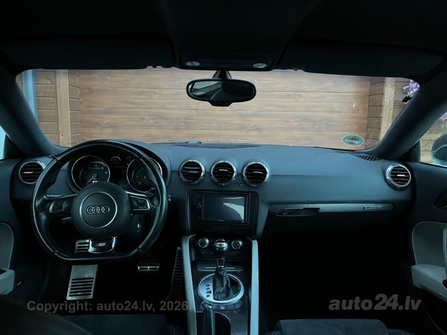 White Audi TT 2012 in Tartu, with an engine capacity of 2.00 L and mileage of 236 thousand km for 12900 €, photo 16 on AUTOMOTO.COM.LV
