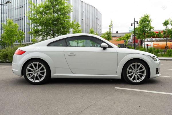 White Audi TT 2015 in Vilnius, with an engine capacity of 2.00 L and mileage of 193 thousand km for 14699 €, photo 9 on AUTOMOTO.COM.LV