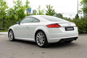 White Audi TT 2015 in Vilnius, with an engine capacity of 2.00 L and mileage of 193 thousand km for 14699 €, photo 4 on AUTOMOTO.COM.LV