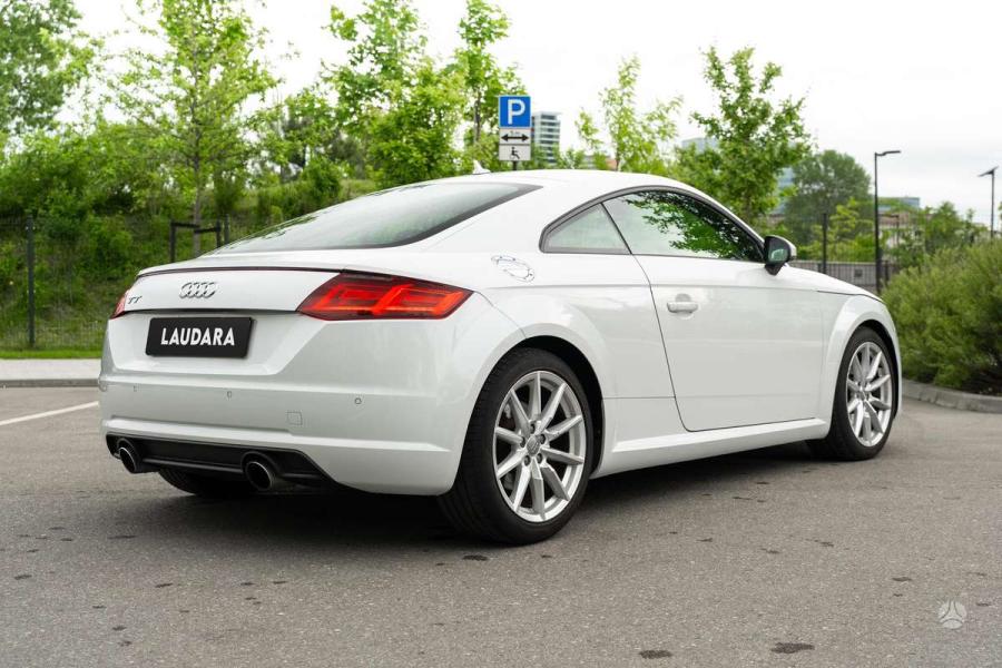 White Audi TT 2015 in Vilnius, with an engine capacity of 2.00 L and mileage of 193 thousand km for 14699 €, photo 8 on AUTOMOTO.COM.LV