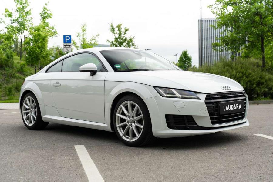 White Audi TT 2015 in Vilnius, with an engine capacity of 2.00 L and mileage of 193 thousand km for 14699 €, photo 9 on AUTOMOTO.COM.LV