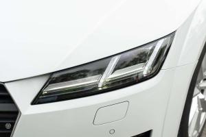White Audi TT 2015 in Vilnius, with an engine capacity of 2.00 L and mileage of 193 thousand km for 14699 €, photo 12 on AUTOMOTO.COM.LV