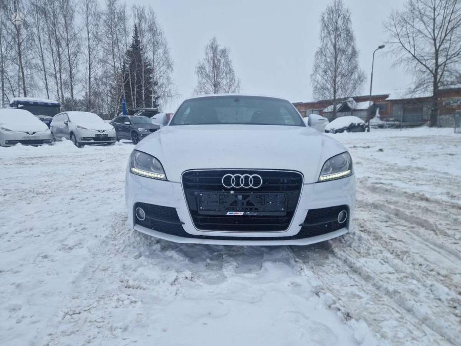 White Audi TT 2014 in Ukmerge, with an engine capacity of 1.80 L and mileage of 85 thousand km for 9849 €, photo 2 on AUTOMOTO.COM.LV