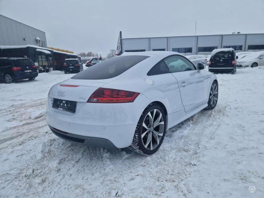White Audi TT 2014 in Ukmerge, with an engine capacity of 1.80 L and mileage of 85 thousand km for 9849 €, photo 6 on AUTOMOTO.COM.LV